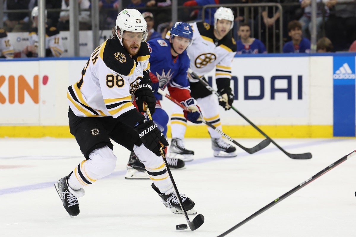 Impozantní Pastrňákův bekhend šokoval NHL, jeho Boston natahuje ...