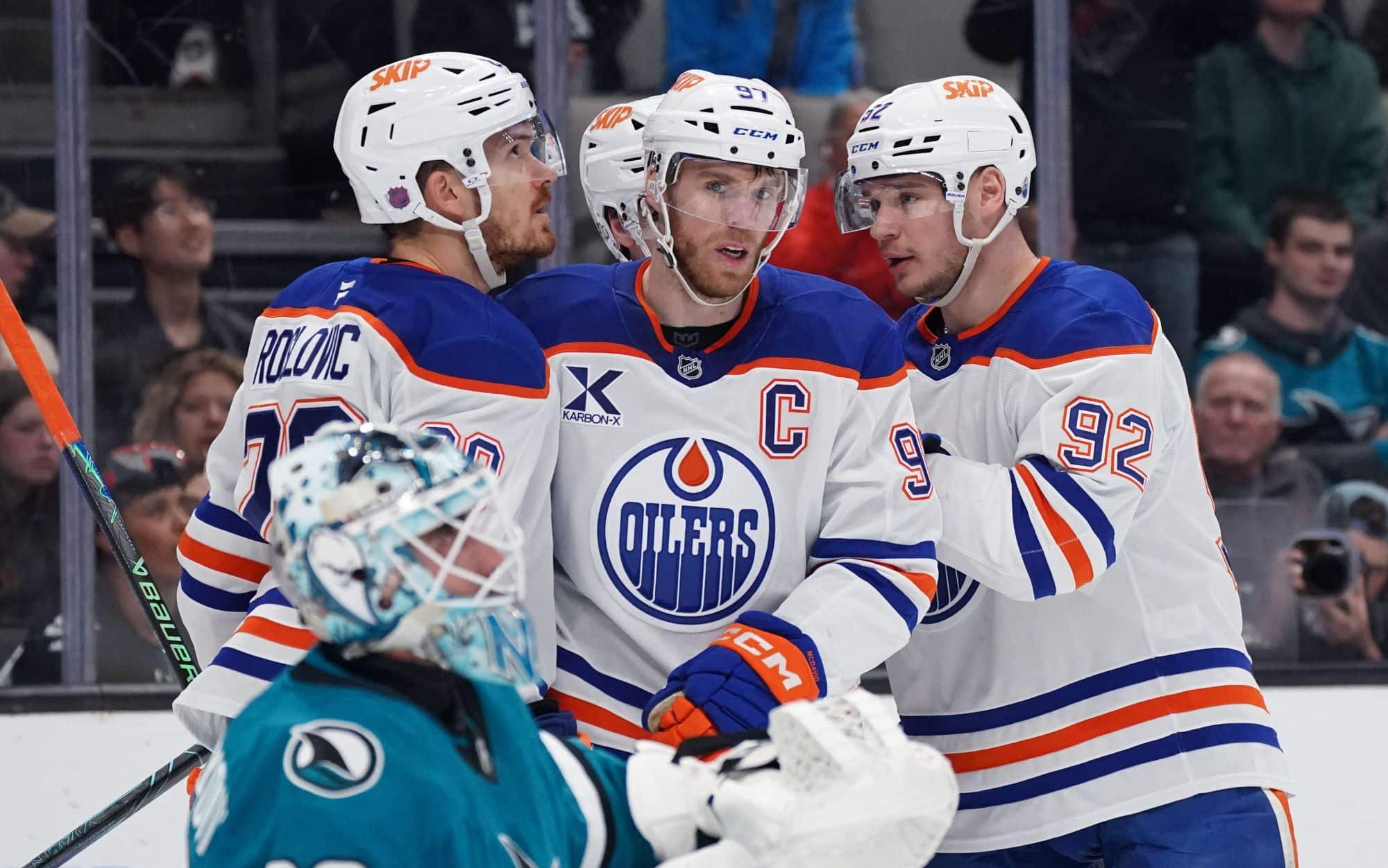 McDavid pěti body dovedl Edmonton k výhře a Buffalo dál tlačí na ...